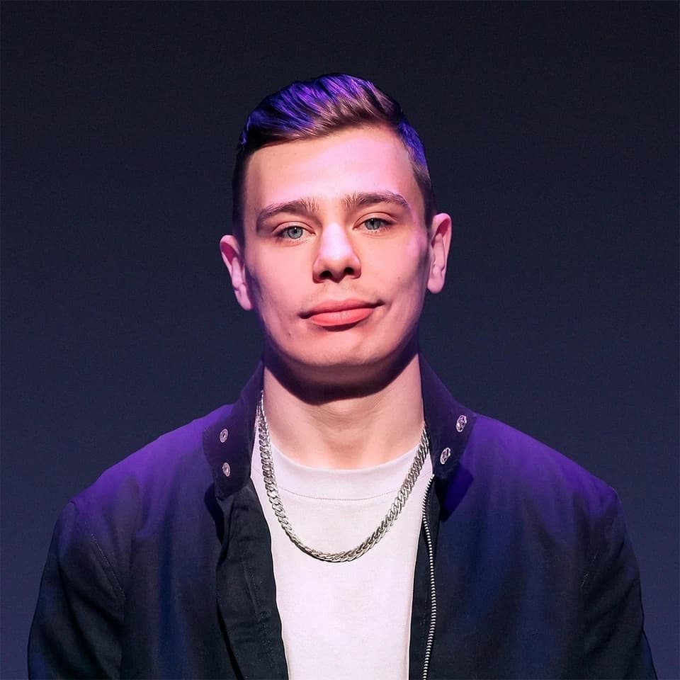 Sergey Orlov va uning "Yaxshi niyatlari": Kino saroyidagi olovli stend-kontsert. Alisher Navoiy ...